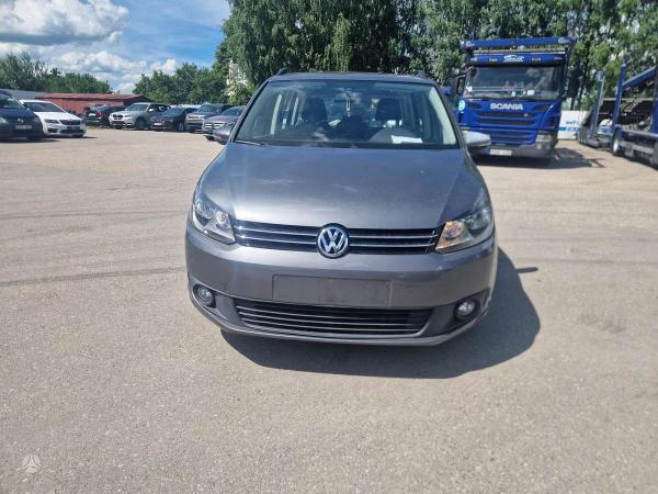 Grey Volkswagen Touran 2013 in Ukmerge, with an engine capacity of 1.60 L and mileage of 250 thousand km for 4100 €, photo 2 on AUTOMOTO.COM.LV