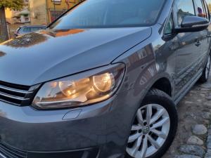 Pelēks Volkswagen Touran 2013 Rīga, ar dzinēja tilpumu 1.60 L un nobraukumu 334 tūkst. km par 6950 €, foto  vietnē AUTOMOTO.COM.LV