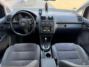Pelēks Volkswagen Touran 2013 Kauņa, ar dzinēja tilpumu 1.60 L un nobraukumu 250 tūkst. km par 6200 €, foto 14 vietnē AUTOMOTO.COM.LV