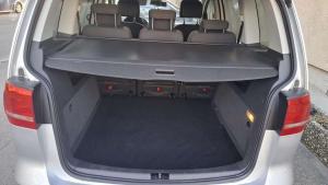 Pelēks Volkswagen Touran 2013 Kauņa, ar dzinēja tilpumu 1.60 L un nobraukumu 250 tūkst. km par 6200 €, foto 16 vietnē AUTOMOTO.COM.LV