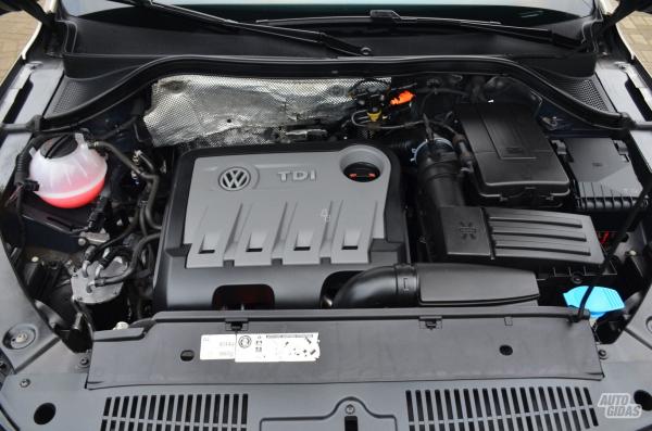 Grey Volkswagen Touran 2013 in Kaunas, with an engine capacity of 2.00 L and mileage of 230 thousand km for 6650 €, photo 10 on AUTOMOTO.COM.LV