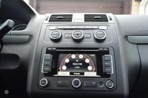 Pelēks Volkswagen Touran 2013 Kauņa, ar dzinēja tilpumu 2.00 L un nobraukumu 230 tūkst. km par 6650 €, foto 34 vietnē AUTOMOTO.COM.LV