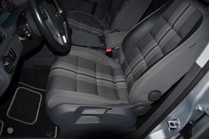 Pelēks Volkswagen Touran 2013 Kauņa, ar dzinēja tilpumu 2.00 L un nobraukumu 230 tūkst. km par 6650 €, foto 35 vietnē AUTOMOTO.COM.LV