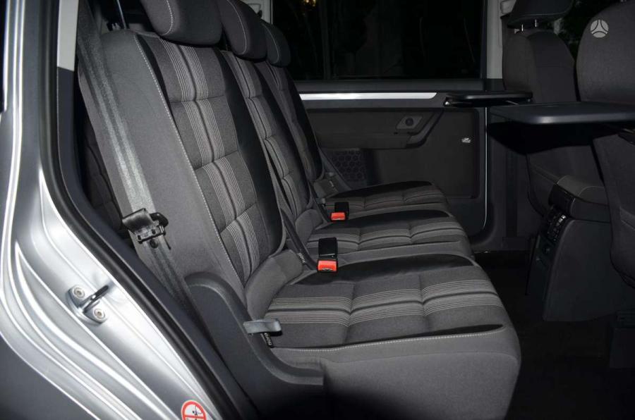 Pelēks Volkswagen Touran 2013 Kauņa, ar dzinēja tilpumu 2.00 L un nobraukumu 230 tūkst. km par 6650 €, foto 40 vietnē AUTOMOTO.COM.LV