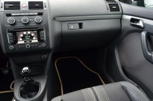 Pelēks Volkswagen Touran 2013 Kauņa, ar dzinēja tilpumu 2.00 L un nobraukumu 230 tūkst. km par 6650 €, foto 43 vietnē AUTOMOTO.COM.LV