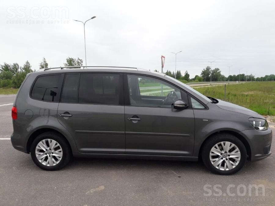 Pelēks Volkswagen Touran 2013 Bauska, ar dzinēja tilpumu 1.60 L un nobraukumu 280 tūkst. km par 5700 €, foto 5 vietnē AUTOMOTO.COM.LV