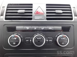 Pelēks Volkswagen Touran 2013 Bauska, ar dzinēja tilpumu 1.60 L un nobraukumu 280 tūkst. km par 5700 €, foto 16 vietnē AUTOMOTO.COM.LV