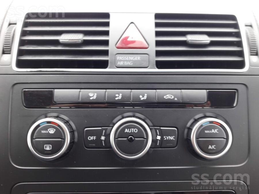 Pelēks Volkswagen Touran 2013 Bauska, ar dzinēja tilpumu 1.60 L un nobraukumu 280 tūkst. km par 5700 €, foto 16 vietnē AUTOMOTO.COM.LV