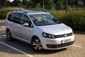 Pelēks Volkswagen Touran 2013 Viļņa, ar dzinēja tilpumu 1.60 L un nobraukumu 385 tūkst. km par 4500 €, foto  vietnē AUTOMOTO.COM.LV