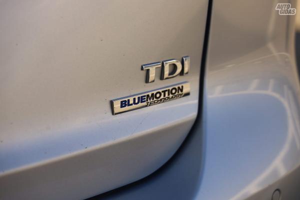 Pelēks Volkswagen Touran 2013 Viļņa, ar dzinēja tilpumu 1.60 L un nobraukumu 385 tūkst. km par 4500 €, foto 9 vietnē AUTOMOTO.COM.LV