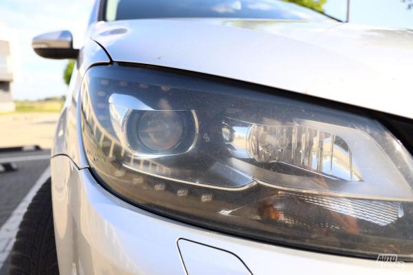 Pelēks Volkswagen Touran 2013 Viļņa, ar dzinēja tilpumu 1.60 L un nobraukumu 385 tūkst. km par 4500 €, foto 10 vietnē AUTOMOTO.COM.LV