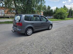 Grey Volkswagen Touran 2013 in Ukmerge, with an engine capacity of 1.60 L and mileage of 240 thousand km for 4150 €, photo 3 on AUTOMOTO.COM.LV