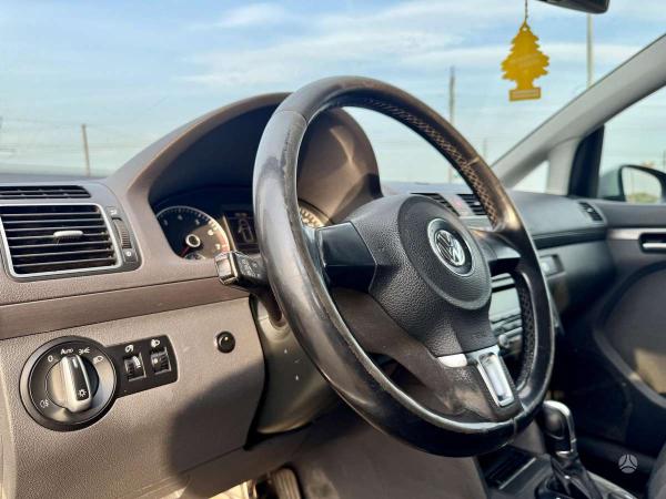 Grey Volkswagen Touran 2013 in Panevezys, with an engine capacity of 1.39 L and mileage of 358 thousand km for 1499 €, photo 10 on AUTOMOTO.COM.LV