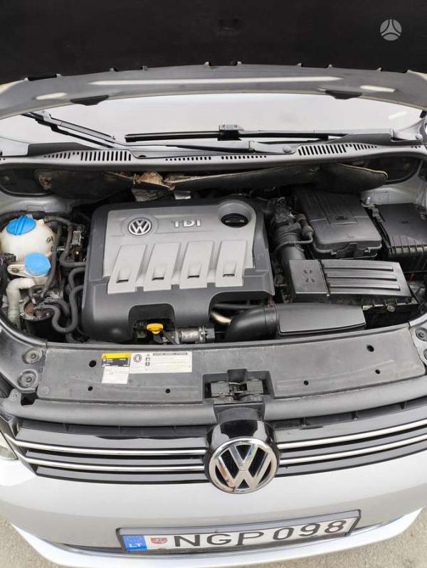 Grey Volkswagen Touran 2013 in Vilnius, with an engine capacity of 1.60 L and mileage of 267 thousand km for 4950 €, photo 6 on AUTOMOTO.COM.LV