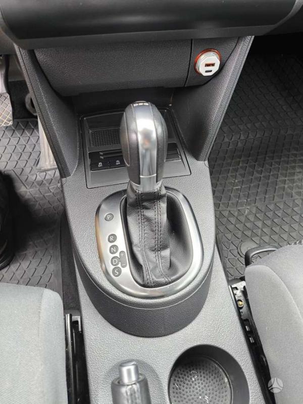 Grey Volkswagen Touran 2013 in Vilnius, with an engine capacity of 1.60 L and mileage of 267 thousand km for 4950 €, photo 8 on AUTOMOTO.COM.LV
