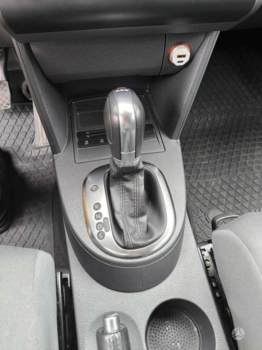 Pelēks Volkswagen Touran 2013 Viļņa, ar dzinēja tilpumu 1.60 L un nobraukumu 267 tūkst. km par 4950 €, foto 9 vietnē AUTOMOTO.COM.LV