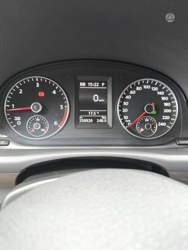 Grey Volkswagen Touran 2013 in Vilnius, with an engine capacity of 1.60 L and mileage of 267 thousand km for 4950 €, photo 9 on AUTOMOTO.COM.LV