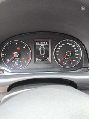 Pelēks Volkswagen Touran 2013 Viļņa, ar dzinēja tilpumu 1.60 L un nobraukumu 267 tūkst. km par 4950 €, foto 11 vietnē AUTOMOTO.COM.LV