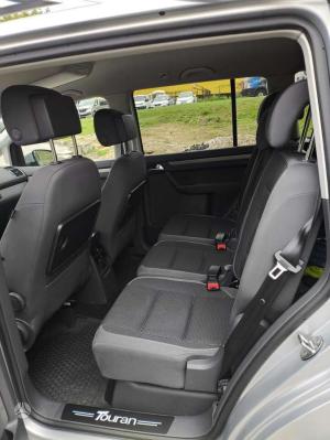 Pelēks Volkswagen Touran 2013 Viļņa, ar dzinēja tilpumu 1.60 L un nobraukumu 267 tūkst. km par 4950 €, foto 19 vietnē AUTOMOTO.COM.LV