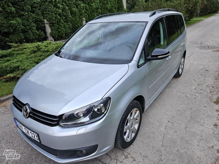Pelēks Volkswagen Touran 2013 Mažeikiai, ar dzinēja tilpumu 2.00 L un nobraukumu 242 tūkst. km par 5950 €, foto 3 vietnē AUTOMOTO.COM.LV