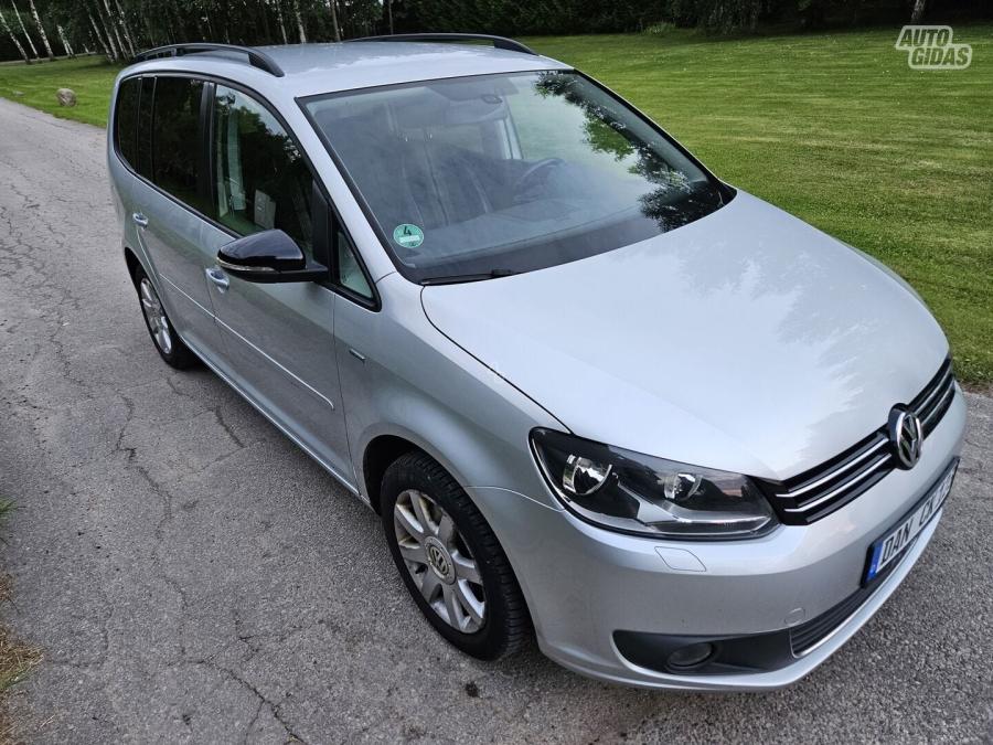 Pelēks Volkswagen Touran 2013 Mažeikiai, ar dzinēja tilpumu 2.00 L un nobraukumu 242 tūkst. km par 5950 €, foto 7 vietnē AUTOMOTO.COM.LV