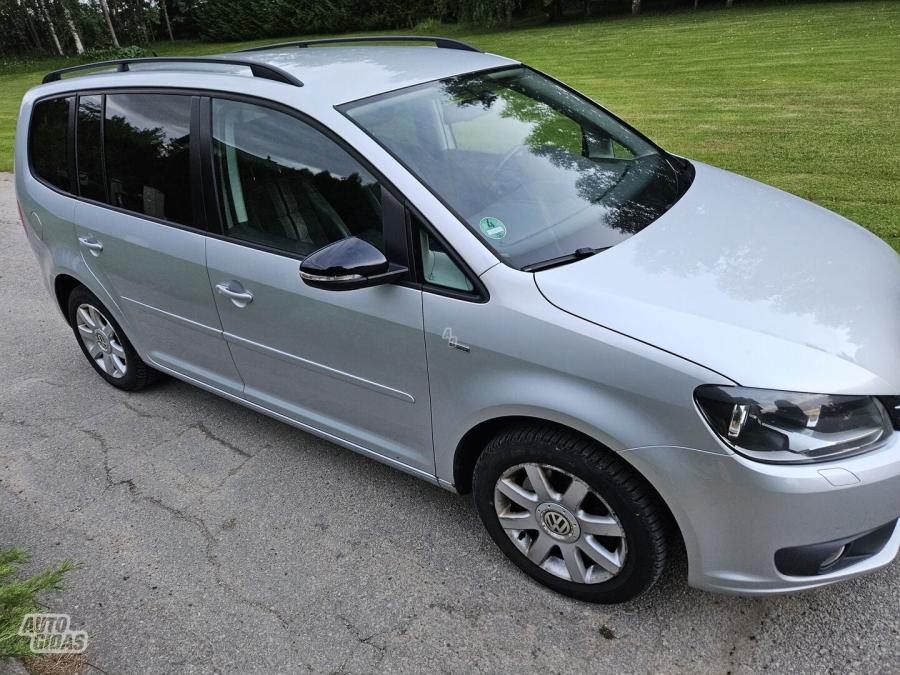 Pelēks Volkswagen Touran 2013 Mažeikiai, ar dzinēja tilpumu 2.00 L un nobraukumu 242 tūkst. km par 5950 €, foto 8 vietnē AUTOMOTO.COM.LV
