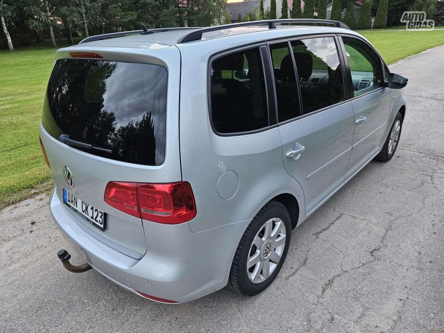 Pelēks Volkswagen Touran 2013 Mažeikiai, ar dzinēja tilpumu 2.00 L un nobraukumu 242 tūkst. km par 5950 €, foto 11 vietnē AUTOMOTO.COM.LV