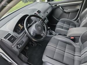 Pelēks Volkswagen Touran 2013 Mažeikiai, ar dzinēja tilpumu 2.00 L un nobraukumu 242 tūkst. km par 5950 €, foto 19 vietnē AUTOMOTO.COM.LV