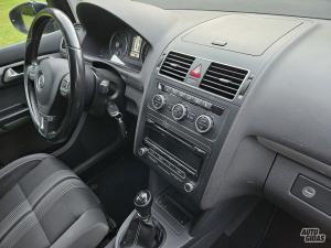 Pelēks Volkswagen Touran 2013 Mažeikiai, ar dzinēja tilpumu 2.00 L un nobraukumu 242 tūkst. km par 5950 €, foto 22 vietnē AUTOMOTO.COM.LV
