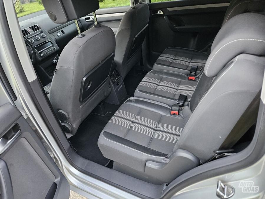 Pelēks Volkswagen Touran 2013 Mažeikiai, ar dzinēja tilpumu 2.00 L un nobraukumu 242 tūkst. km par 5950 €, foto 25 vietnē AUTOMOTO.COM.LV