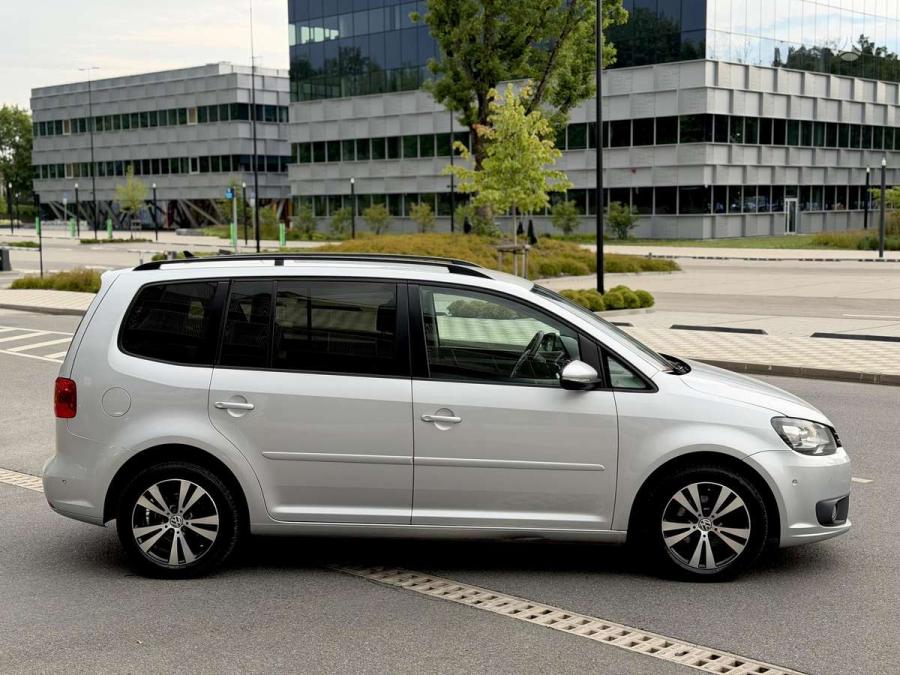 Pelēks Volkswagen Touran 2013 Viļņa, ar dzinēja tilpumu 0.00 L un nobraukumu 298 tūkst. km par 5500 €, foto 9 vietnē AUTOMOTO.COM.LV