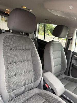 Pelēks Volkswagen Touran 2013 Viļņa, ar dzinēja tilpumu 0.00 L un nobraukumu 298 tūkst. km par 5500 €, foto 11 vietnē AUTOMOTO.COM.LV