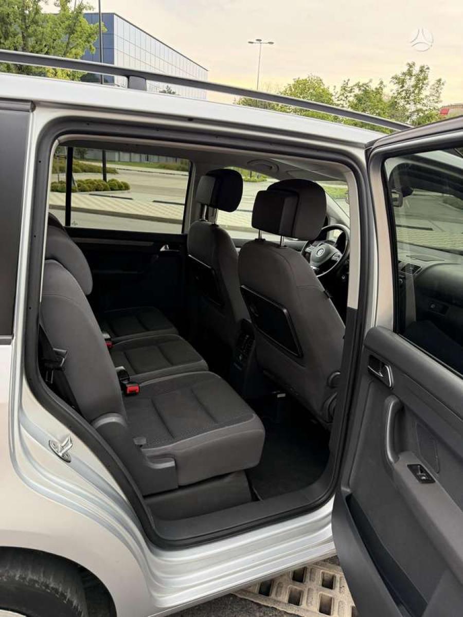 Pelēks Volkswagen Touran 2013 Viļņa, ar dzinēja tilpumu 0.00 L un nobraukumu 298 tūkst. km par 5500 €, foto 12 vietnē AUTOMOTO.COM.LV