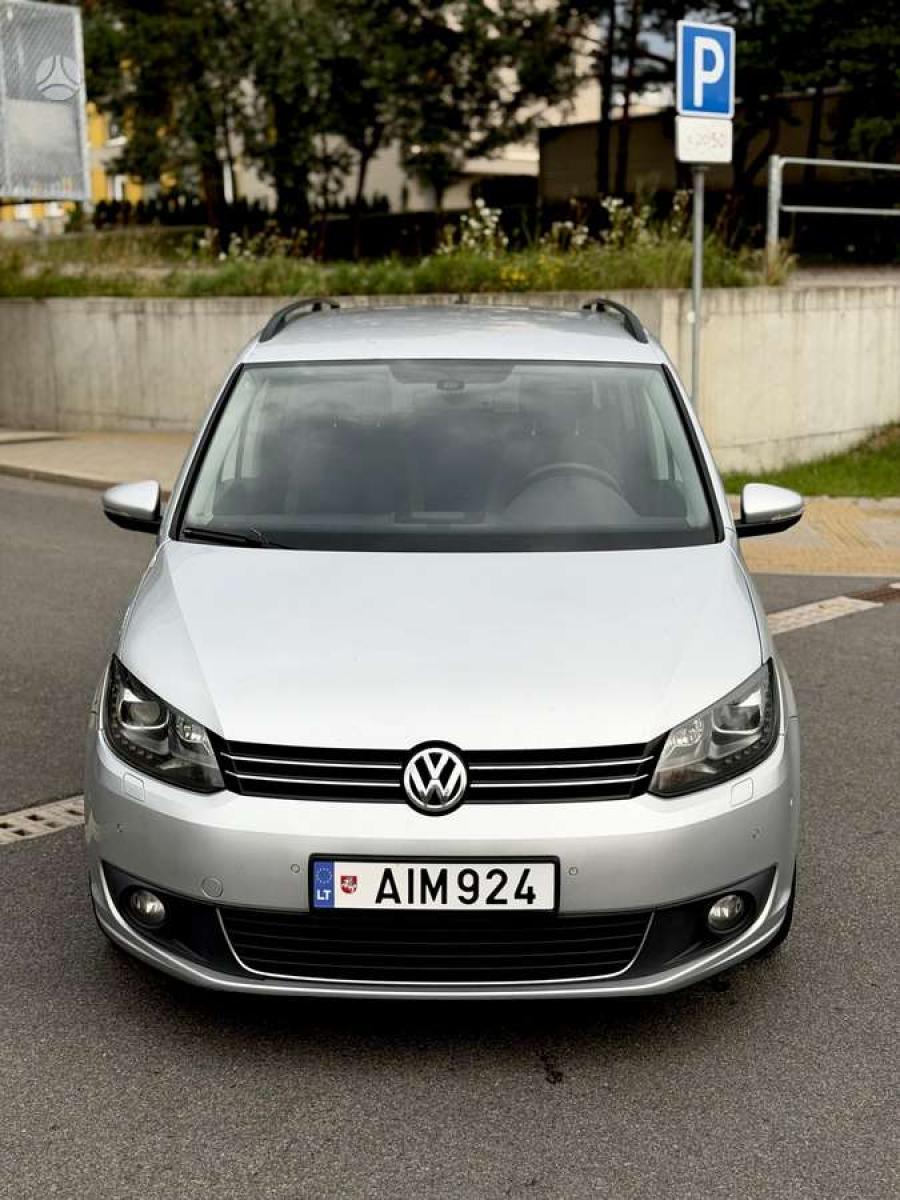 Pelēks Volkswagen Touran 2013 Viļņa, ar dzinēja tilpumu 0.00 L un nobraukumu 298 tūkst. km par 4900 €, foto 4 vietnē AUTOMOTO.COM.LV