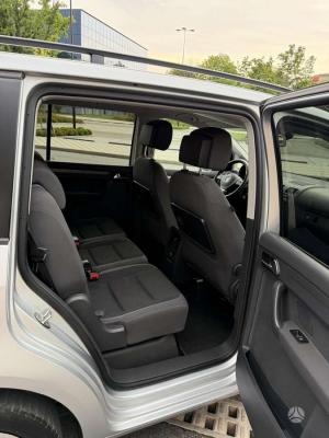 Pelēks Volkswagen Touran 2013 Viļņa, ar dzinēja tilpumu 0.00 L un nobraukumu 298 tūkst. km par 4900 €, foto 12 vietnē AUTOMOTO.COM.LV