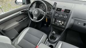 Grey Volkswagen Touran 2013 in Marijampole, with an engine capacity of 1.60 L and mileage of 137 thousand km for 8190 €, photo 3 on AUTOMOTO.COM.LV