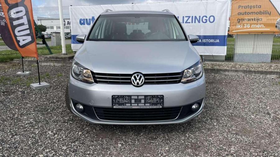 Grey Volkswagen Touran 2013 in Marijampole, with an engine capacity of 1.60 L and mileage of 137 thousand km for 8190 €, photo 6 on AUTOMOTO.COM.LV