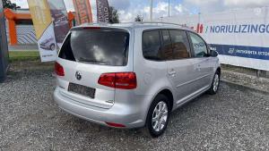 Grey Volkswagen Touran 2013 in Marijampole, with an engine capacity of 1.60 L and mileage of 137 thousand km for 8190 €, photo 9 on AUTOMOTO.COM.LV