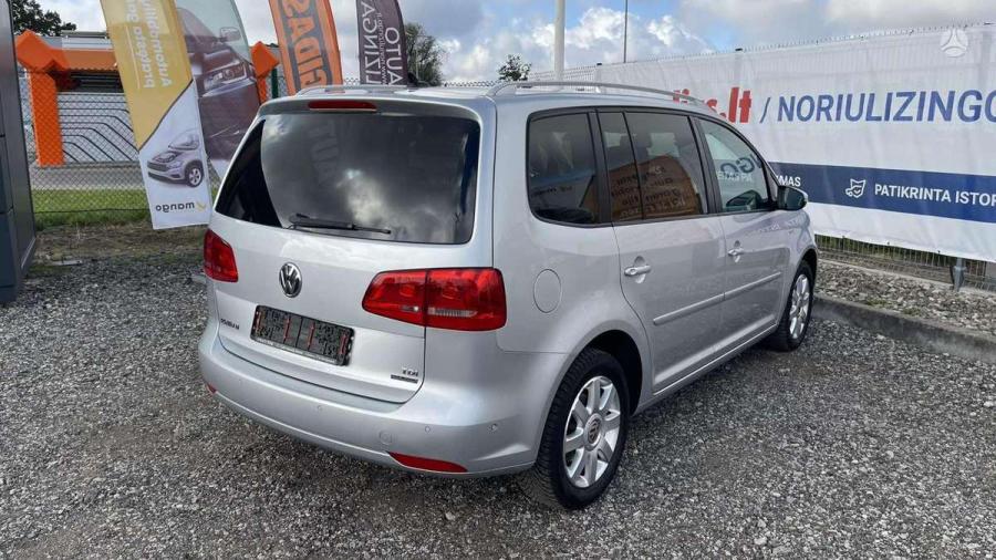 Grey Volkswagen Touran 2013 in Marijampole, with an engine capacity of 1.60 L and mileage of 137 thousand km for 8190 €, photo 9 on AUTOMOTO.COM.LV