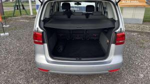 Grey Volkswagen Touran 2013 in Marijampole, with an engine capacity of 1.60 L and mileage of 137 thousand km for 8190 €, photo 11 on AUTOMOTO.COM.LV