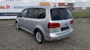 Grey Volkswagen Touran 2013 in Marijampole, with an engine capacity of 1.60 L and mileage of 137 thousand km for 8190 €, photo 12 on AUTOMOTO.COM.LV