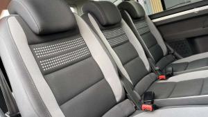 Grey Volkswagen Touran 2013 in Marijampole, with an engine capacity of 1.60 L and mileage of 137 thousand km for 8190 €, photo 18 on AUTOMOTO.COM.LV