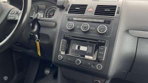 Grey Volkswagen Touran 2013 in Marijampole, with an engine capacity of 1.60 L and mileage of 137 thousand km for 8190 €, photo 31 on AUTOMOTO.COM.LV