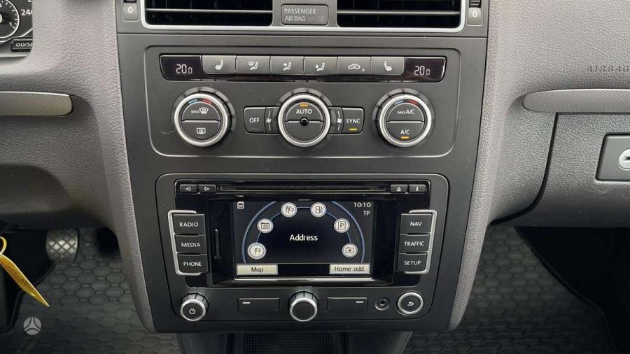 Grey Volkswagen Touran 2013 in Marijampole, with an engine capacity of 1.60 L and mileage of 137 thousand km for 8190 €, photo 33 on AUTOMOTO.COM.LV