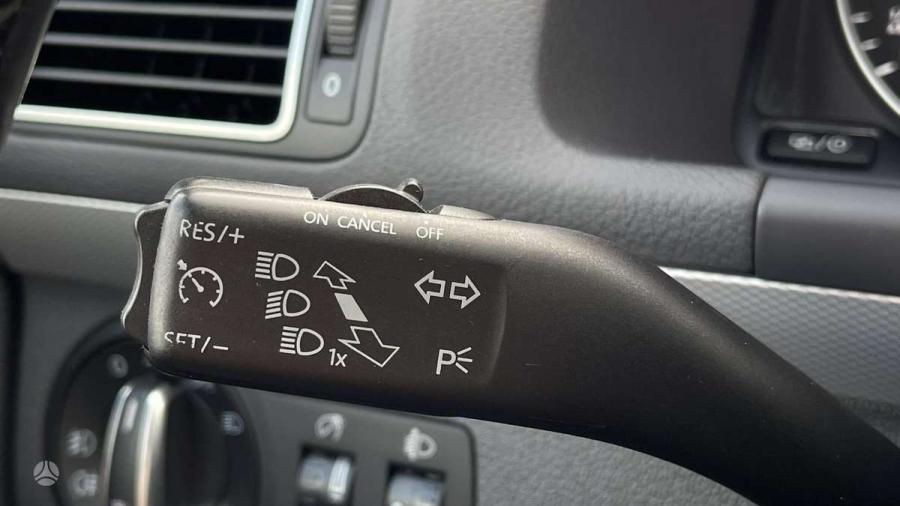 Grey Volkswagen Touran 2013 in Marijampole, with an engine capacity of 1.60 L and mileage of 137 thousand km for 8190 €, photo 38 on AUTOMOTO.COM.LV