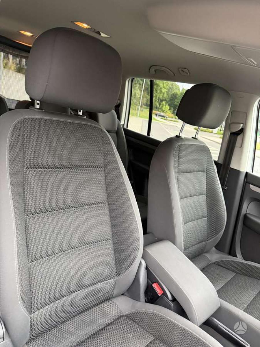 Pelēks Volkswagen Touran 2013 Viļņa, ar dzinēja tilpumu 0.00 L un nobraukumu 298 tūkst. km par 4500 €, foto 11 vietnē AUTOMOTO.COM.LV