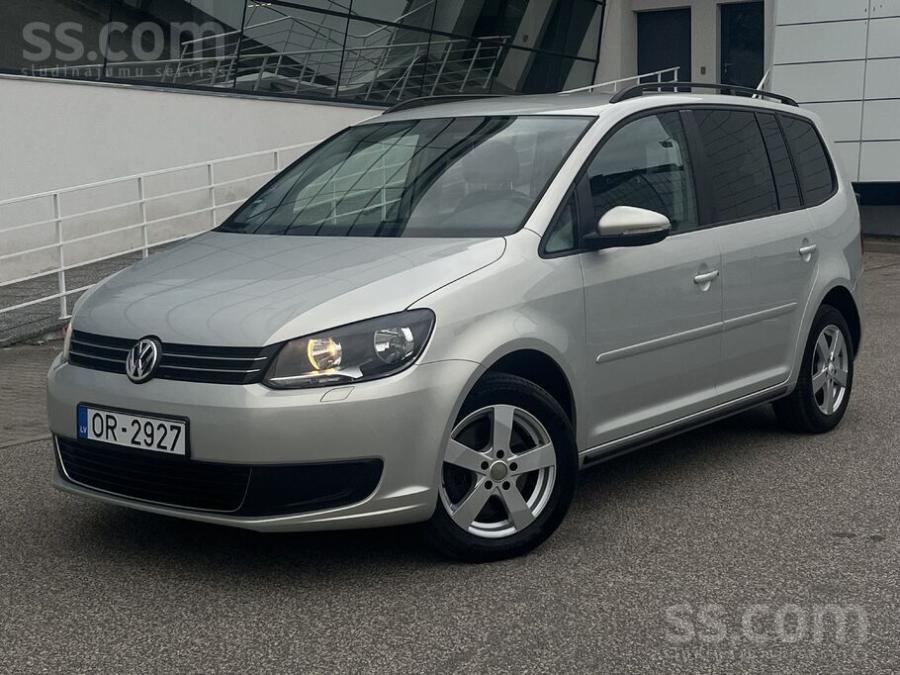 Grey Volkswagen Touran 2013 in Riga, with an engine capacity of 1.40 L and mileage of 219 thousand km for 5450 €, photo 1 on AUTOMOTO.COM.LV
