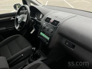 Grey Volkswagen Touran 2013 in Riga, with an engine capacity of 1.40 L and mileage of 219 thousand km for 5450 €, photo 9 on AUTOMOTO.COM.LV