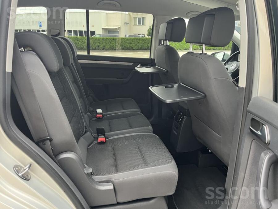 Grey Volkswagen Touran 2013 in Riga, with an engine capacity of 1.40 L and mileage of 219 thousand km for 5450 €, photo 12 on AUTOMOTO.COM.LV
