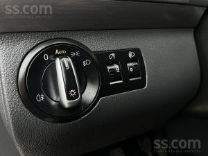 Grey Volkswagen Touran 2013 in Riga, with an engine capacity of 1.40 L and mileage of 219 thousand km for 5450 €, photo 20 on AUTOMOTO.COM.LV